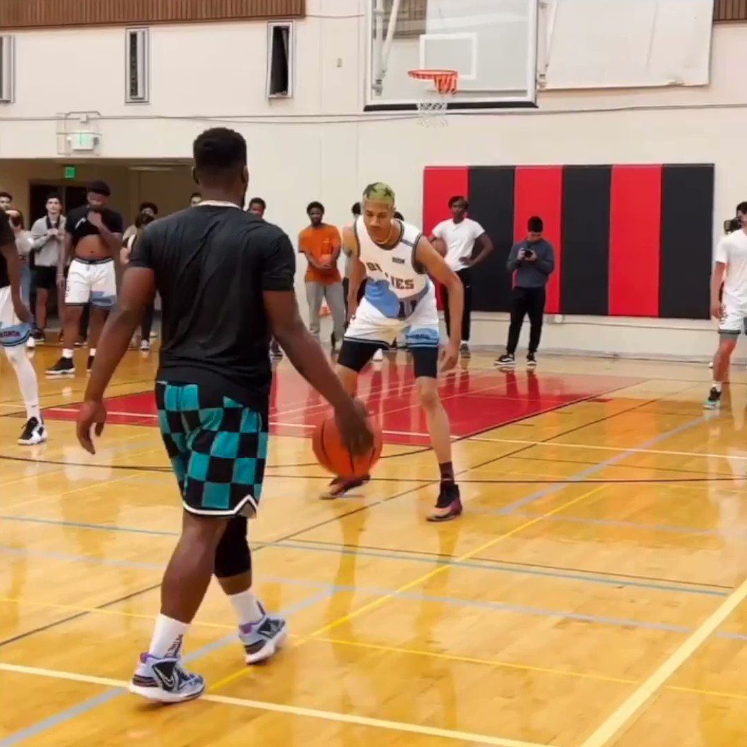 Ballislife.com on Twitter: "Hezi God or Steph Curry? https://t.co/p5wyt0SAMw" / Twitter