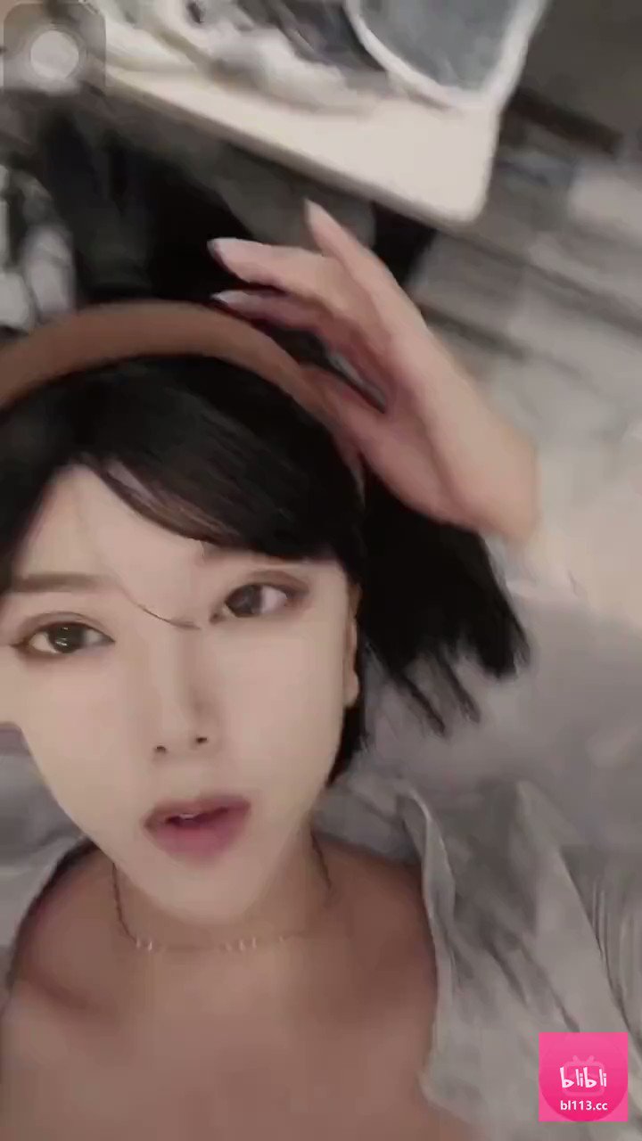 小杀 On Twitter 性感短发女神被爆操!颜值担当不输女明星!极品性爱作品!骚货在肉棒的猛烈冲击下被干得语无伦次!对话淫荡! ⠀ 完整版请在下方链接中下载app后观看 ⠀ 高清完整版