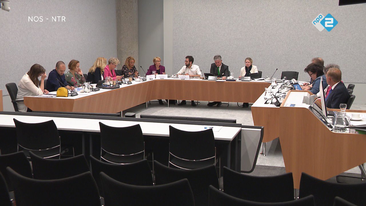 frans weisglas on Twitter: "Minister Kuipers laat alles over aan de samenleving. Dat ...