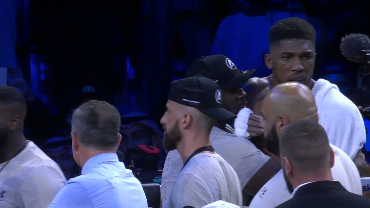 Sky Sports Boxing on Twitter: "Anthony Joshua throws two belts out of the ring as he loses ...