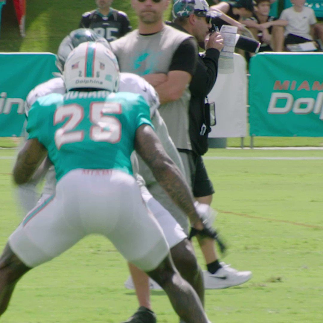 Philadelphia Eagles on Twitter: "Droppin' dimes. #PHIvsMIA | #FlyEaglesFly https://t.co ...