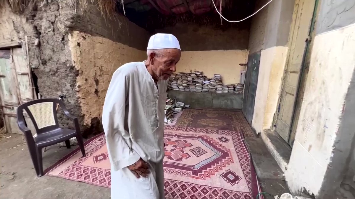 Siya On Twitter Rt Reuters This 82 Year Old Egyptian Book Collector Has Converted His Room
