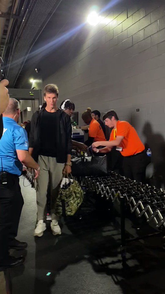 nfl-on-twitter-tombrady-season-23-premiere-tonight-tbvsdal