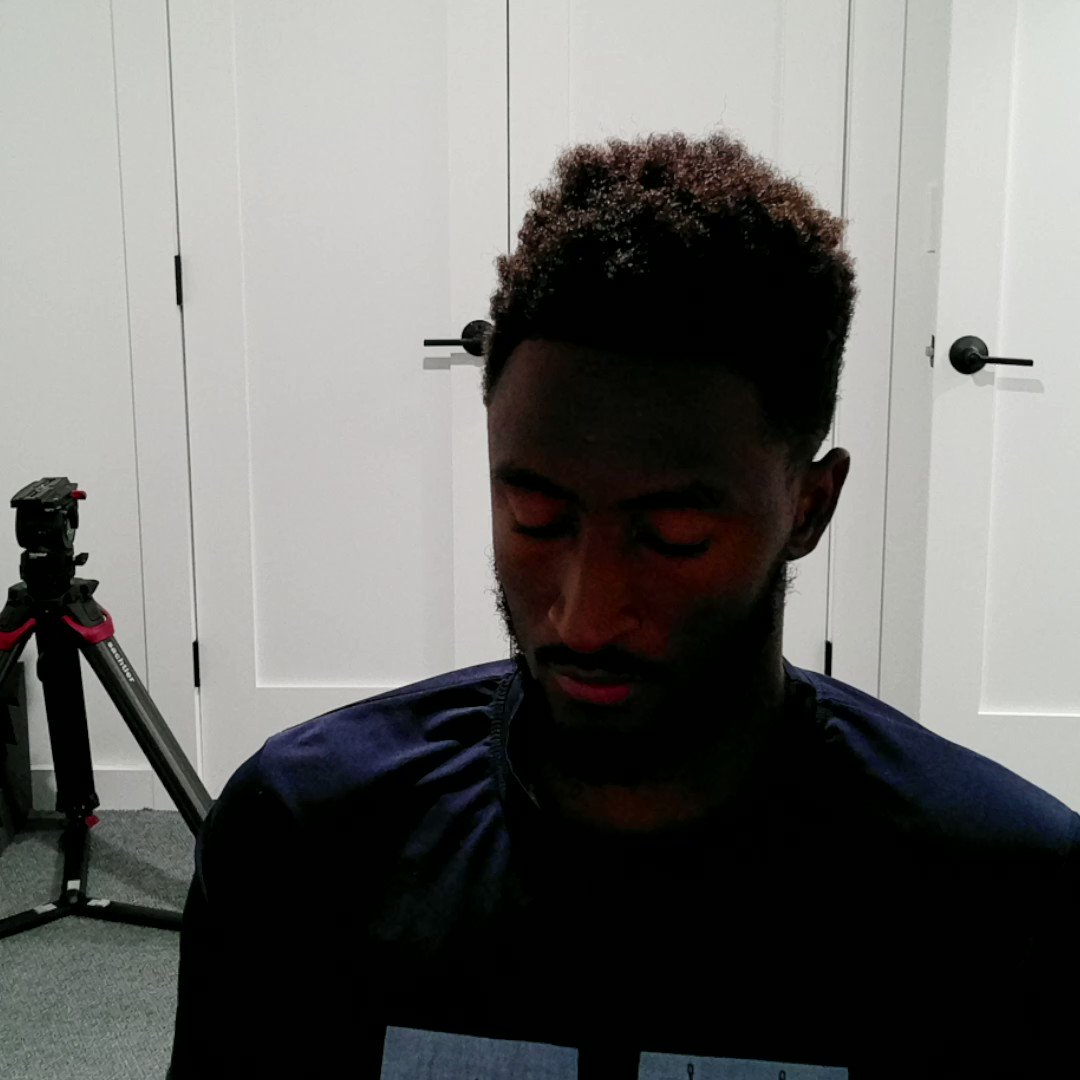 Marques Brownlee on Twitter: "Met @Dream today and saw his face. Nice guy 😅 (Pardon the quality ...