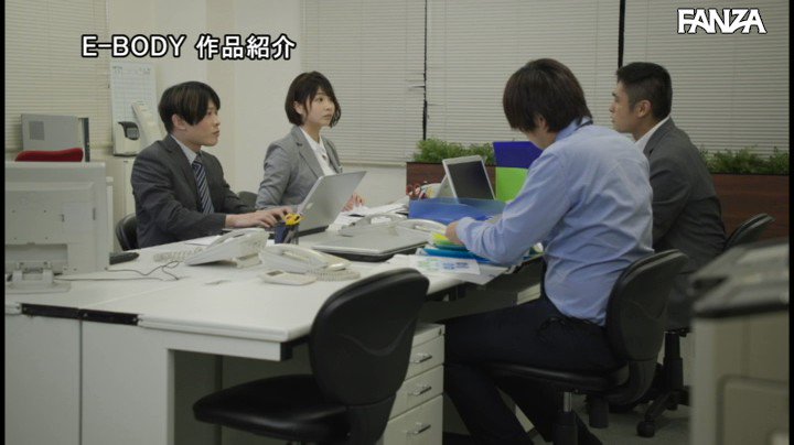残業中に大雨で帰れなくなり面倒見の良い先輩宅に泊まることに濡れた豊満ボディと無防備なパジャマ姿に興奮した僕は嫁がいるのに朝まで何度も不倫