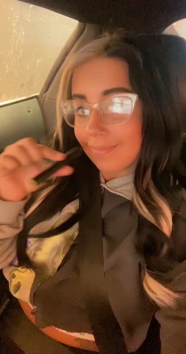 𝐆𝐎𝐃 𝐍𝐈𝐗𝐈𝐄 ♡ On Twitter Rt Goddessnixie Just Vibing ☺️ What Does Your Thursday Night Consist