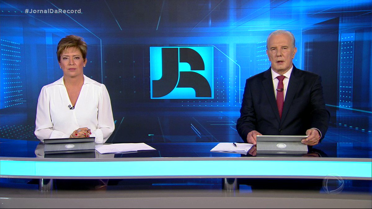 Trecho da avenida Presidente Castelo Branco, no RJ, passa a se chamar Rei Pelé Assista agora ao ...