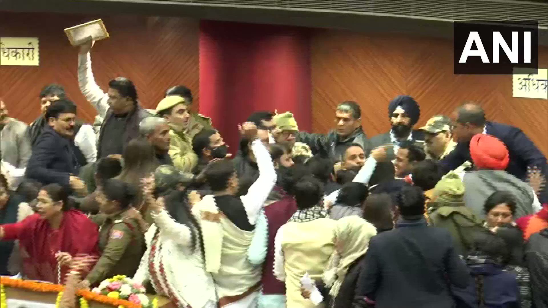 ANI on Twitter: "#WATCH | Delhi: BJP and AAP councillors clash with each other and raise slogans ...