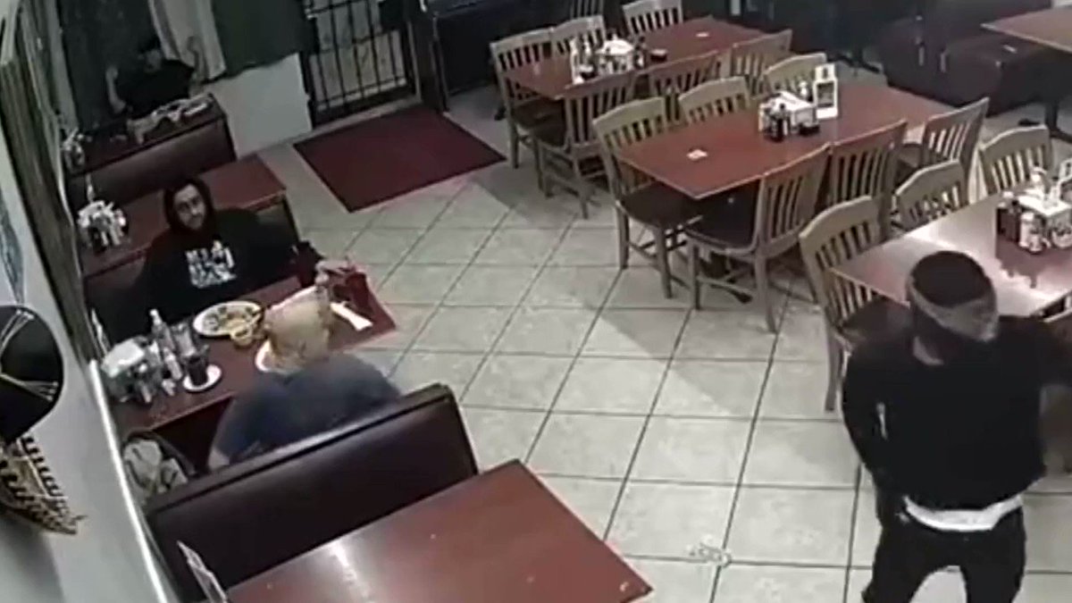 Al On Twitter Rt Insideedition At A Restaurant In Houston Texas
