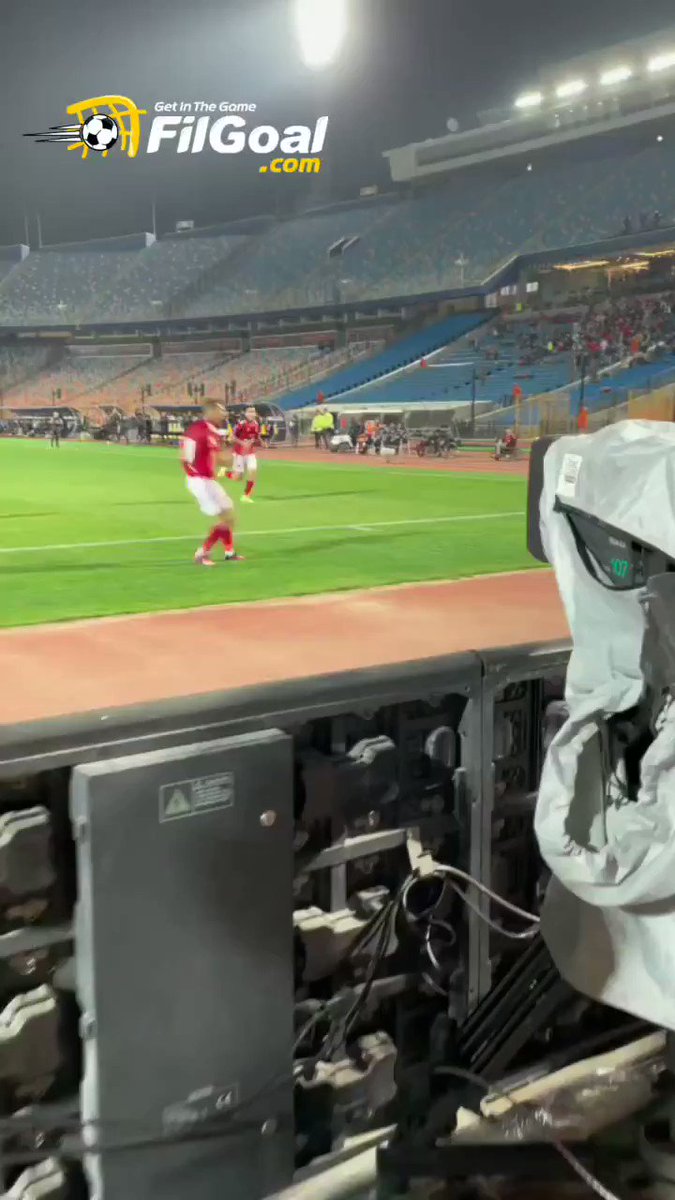 FilGoal on Twitter: "لحظة احتفال محمد شريف بهدفه في مرمى البنك الأهلي🔴🦅 تصوير هلال عادل"