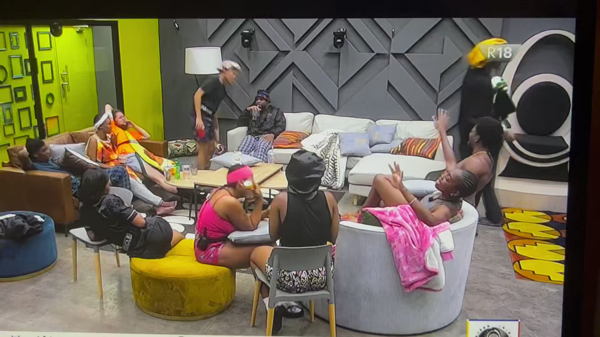 La-di-dah🔰🌞 Kanaga & Tsatsii🔰🌞🎙🚀 on Twitter: "It’s the forehead kiss for me All rights belong to ...