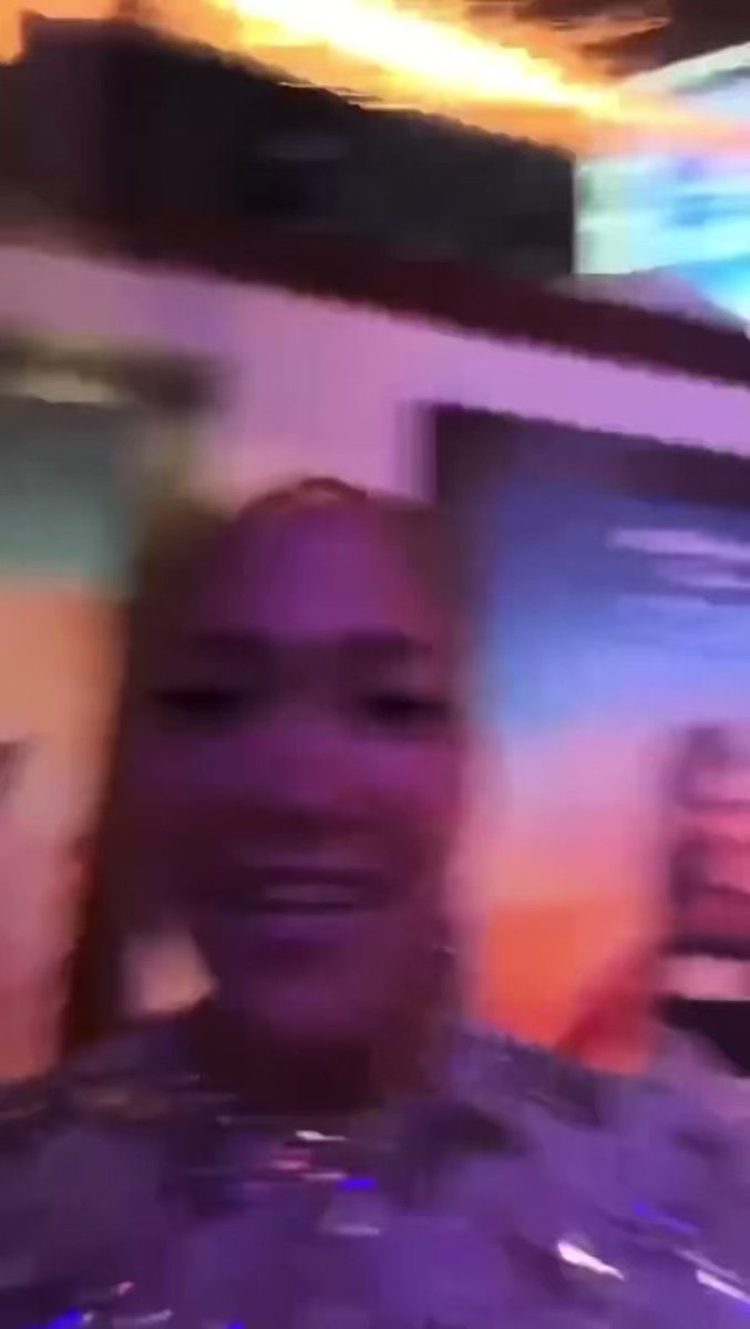 R E P L I C A N T on Twitter: "Que alguien salve a Ben Affleck por favor😂"