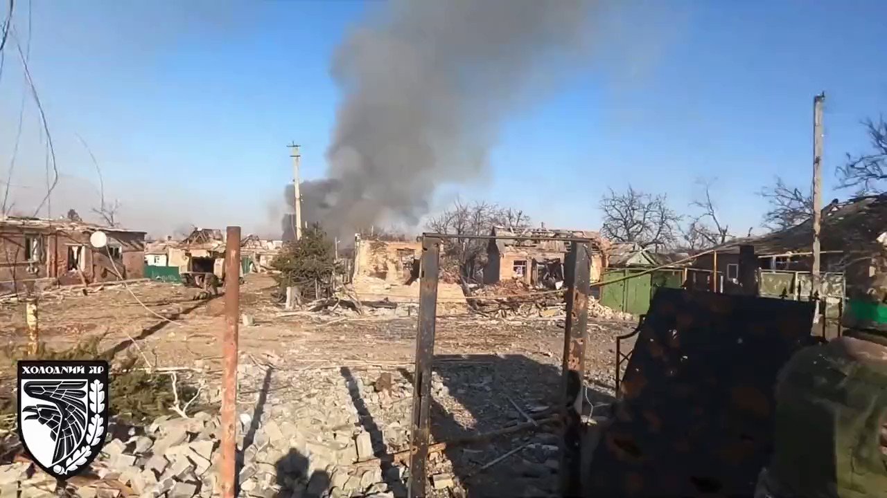 OSINTtechnical on Twitter: "Bakhmut, Ukrainian soldiers from the 93rd Mechanized engage in heavy ...