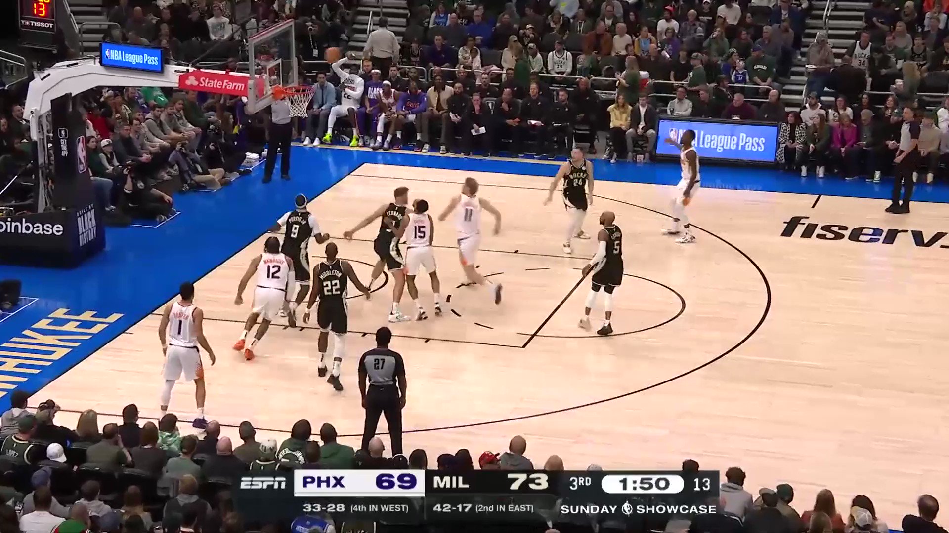 NBA on Twitter: "Khris Middleton pushes the pace for the and-1 finish 😤 @Bucks lead in Q3 on ABC ...