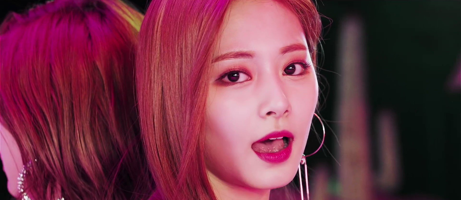 twice mv on Twitter: "Breakthrough by #TWICE (2019) starts at the bridge up to the final chorus ...