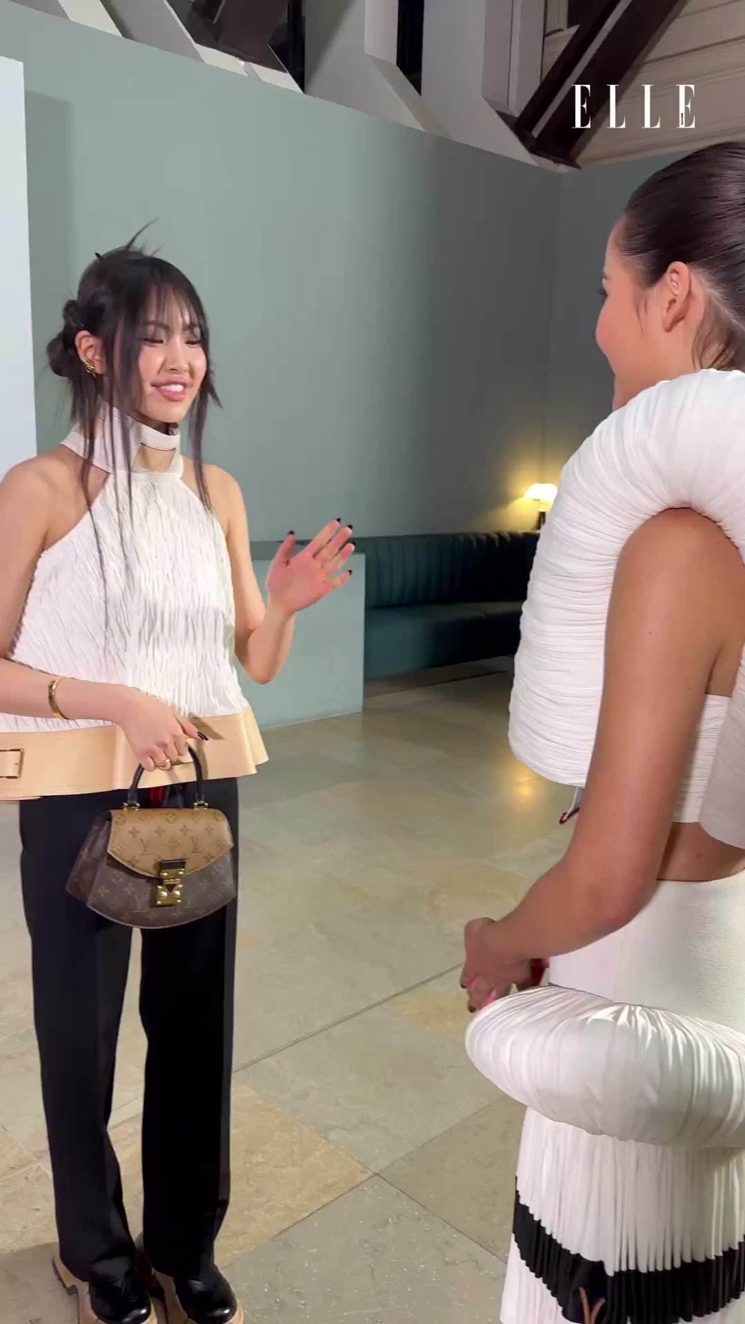 NewJeans Loops 🐇 on Twitter: "Hyein with Urassaya Sperbund #HYEINxLV #LVFW23 #NewJeans #HYEIN ...