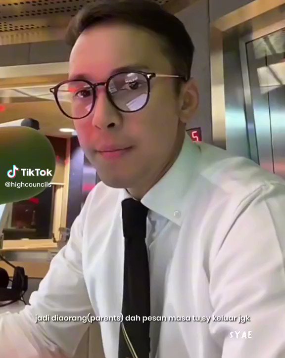 brgsjks on Twitter: "Kalau umur dia 23 tahun masa 1992, so sekarang ni umur dia dah 54 tahun ...