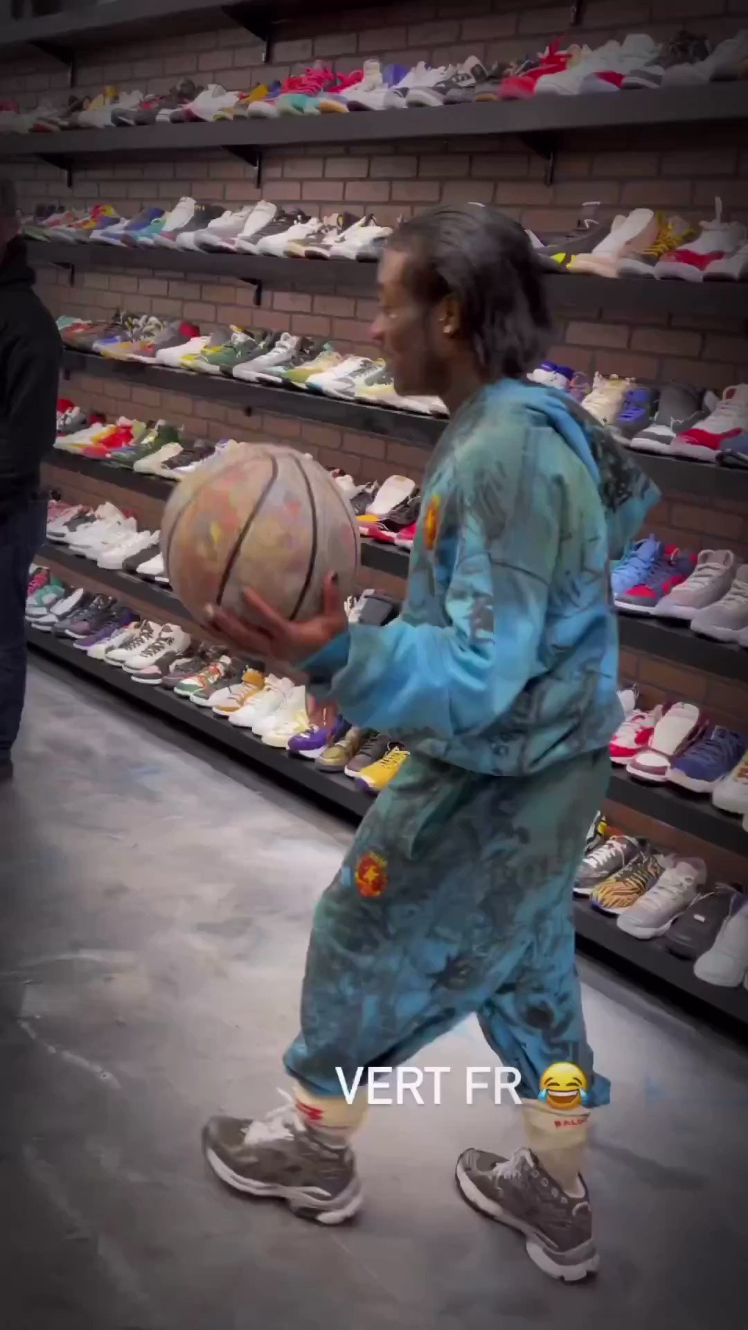 AuxGod on Twitter: "Lil Uzi Vert channels his inner Biggie Little from NBA Street Vol. 2 😂 https ...