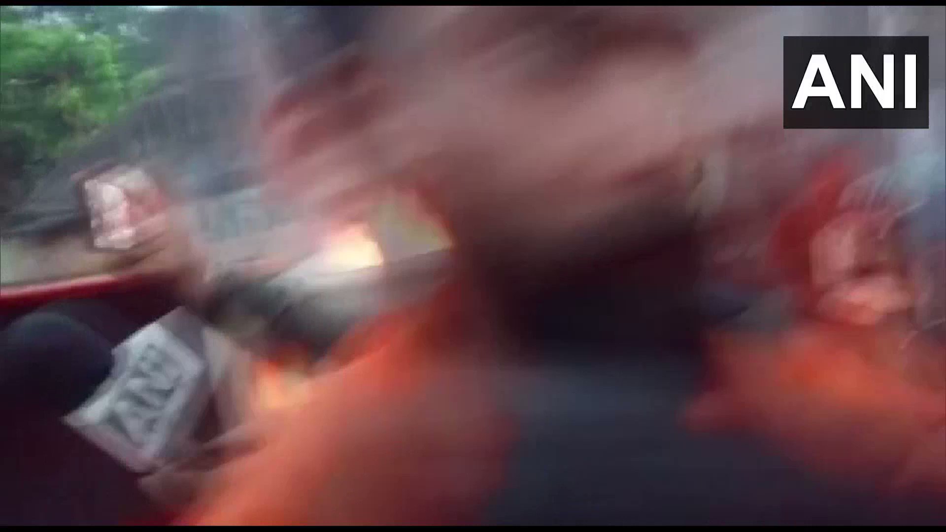 ANI on Twitter: "#WATCH | West Bengal: Ruckus during 'Rama Navami' procession in Howrah ...