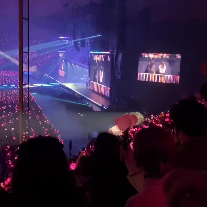 honors lisa on Twitter: "BLACKPINK CART RIDE FOR ENCORE 😍"