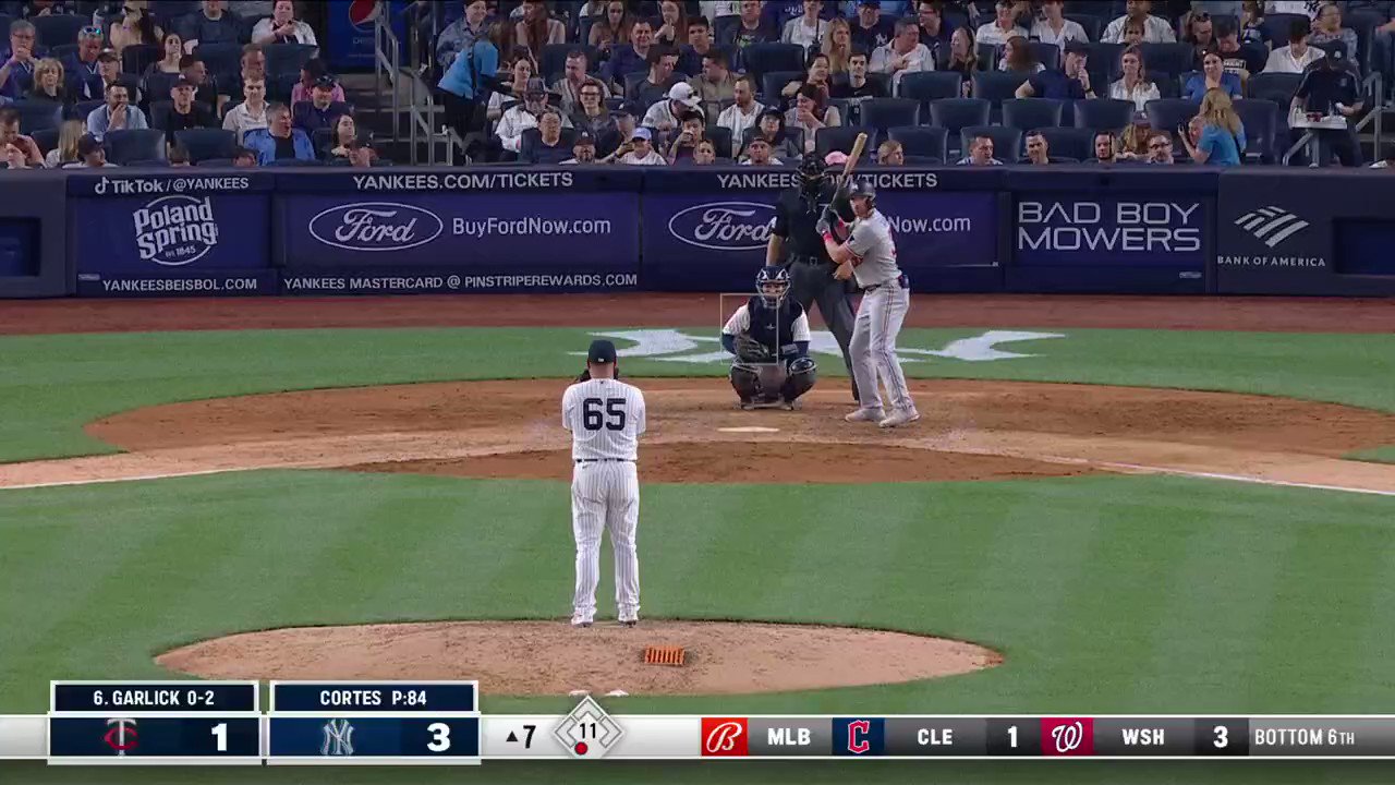 Twins at Yankees / Twitter