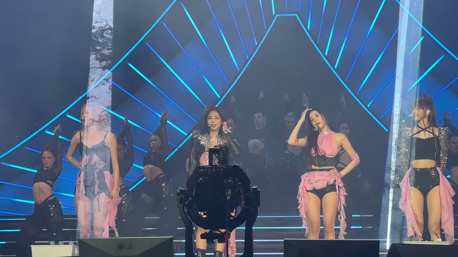 젠바🌹♥️ on Twitter: "BLACKPINK COACHELLA HEADLINERS https://t.co/r6DccX12WI" / Twitter