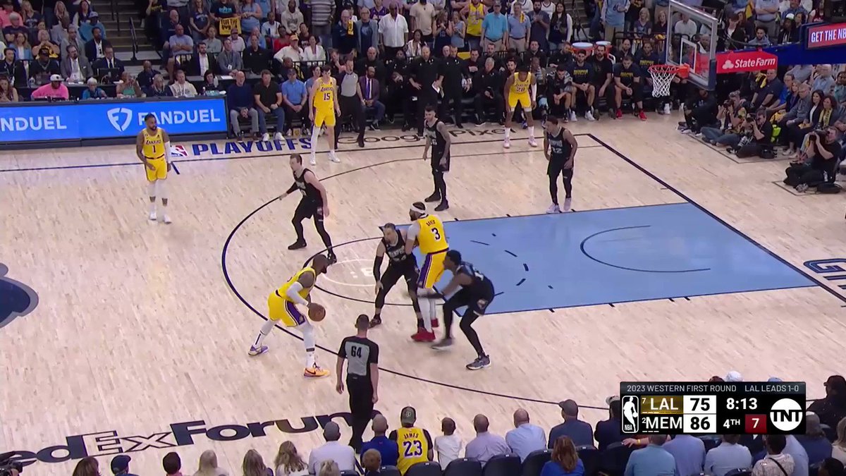 NBA on Twitter: "Bron and AD run the give-and-go 💪 Lakers looking to cut into the Memphis Q4 ...