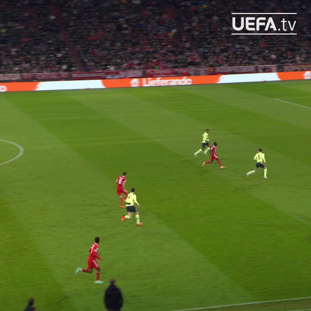 UEFA Champions League on Twitter: "Dias never gives up 😏 #UCL"