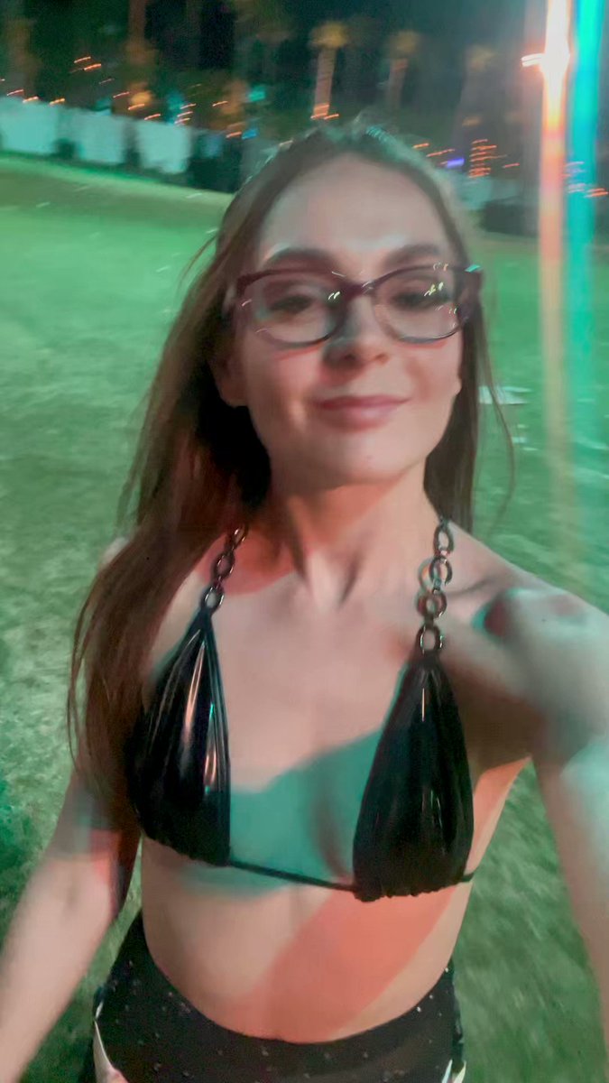 Aften Opal On Twitter Its Rave Time At Coachella And Now Im Insanely Horny π€π€€