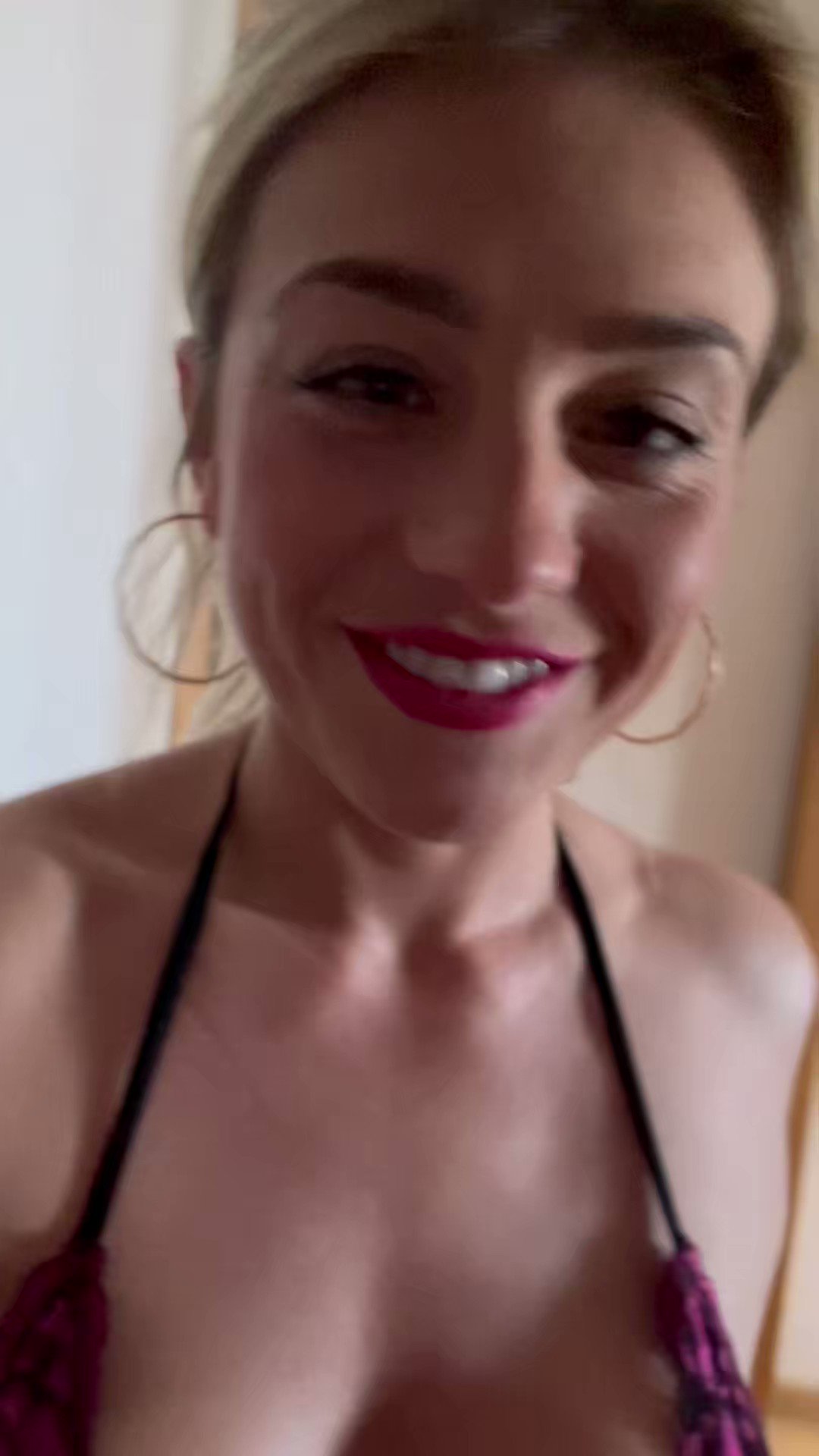 Miss_Alice_Wild on Twitter: "Tu vas arriver à rester concentré sur le jeux ? Could you stay ...