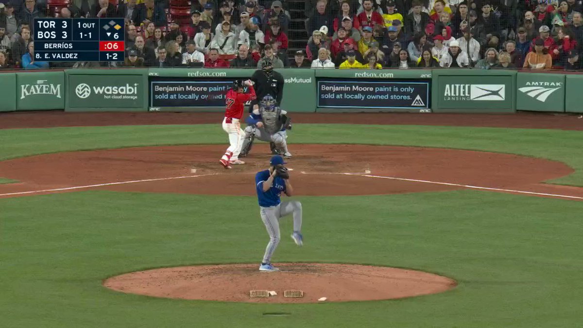 MLB on Twitter: "First MLB HR for Enmanuel Valdéz is a big one!"