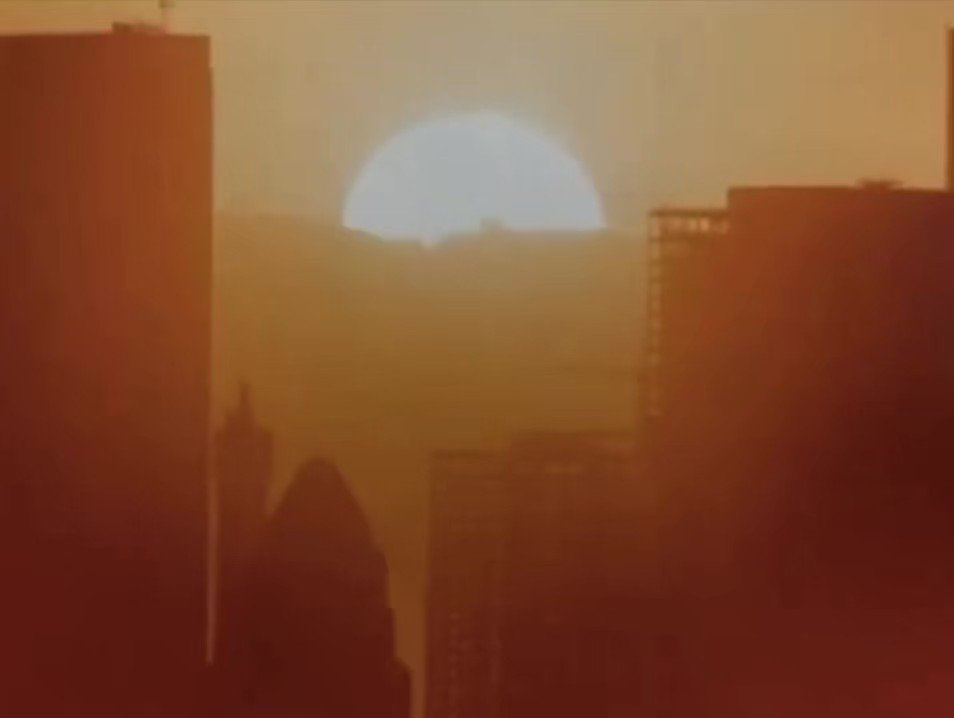 Graeme Wood on Twitter: "RT @RetroNewsNow: 📺The series finale of 'Moonlighting' aired 34 years ...