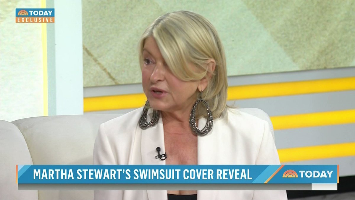 Cnn On Twitter Martha Stewart Becomes Sports Illustrateds Oldest