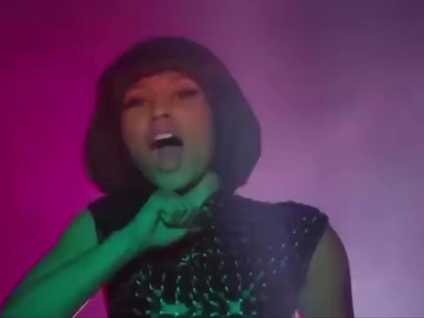 𝗿ø𝗻 on Twitter: "Britney Spears: You’ve got 44 seconds to serve cunt Nicki Minaj: Get me my wig ...