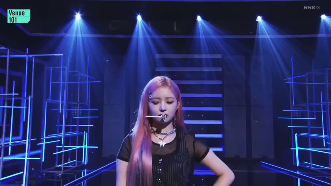 IVE pics on Twitter: "#IVE #아이브 ‘WAVE’ at Venue 101 https://t.co/UHUM1XZknv" / Twitter