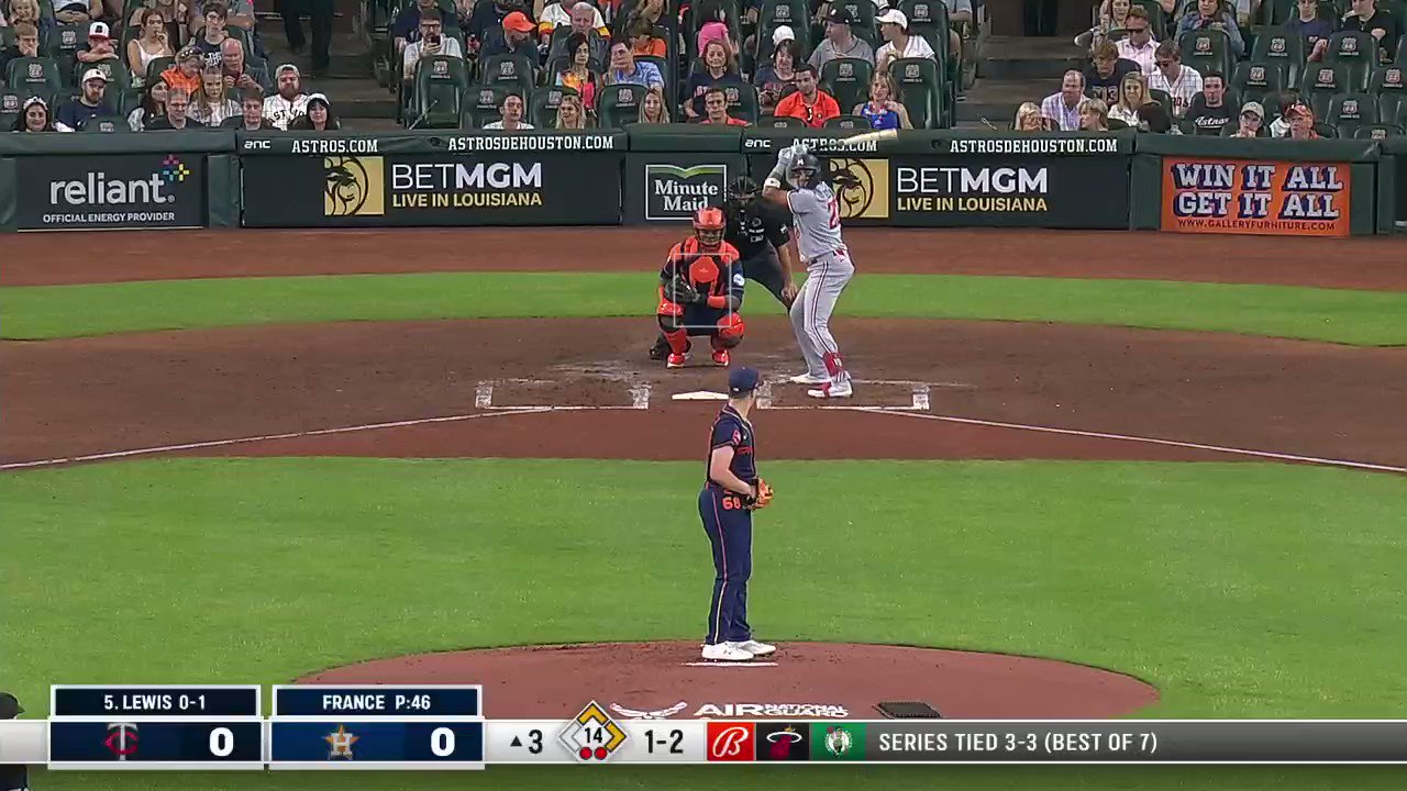 Twins at Astros / Twitter