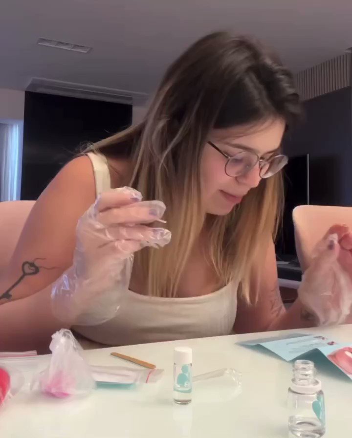 CHOQUEI on Twitter: "🚨VEJA: Viih Tube faz colar de pingente com o próprio leite materno: “Em 48 ...