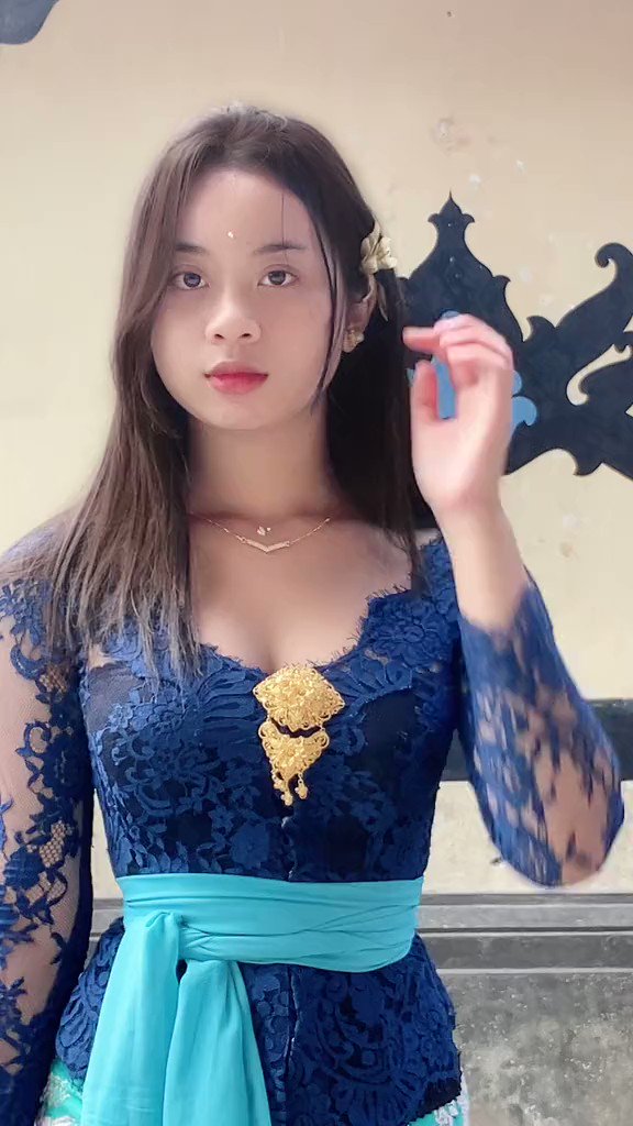 Adult Konten 18 ++ AtasBawah on Twitter: "@itsmemizuka @BelvinaBeril Cantik banget baju biru ...