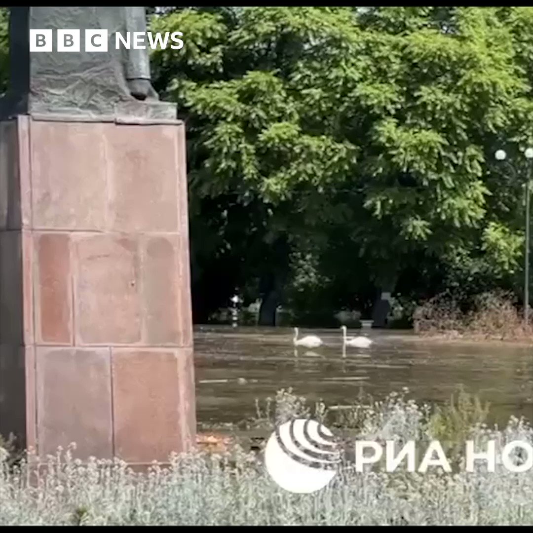 @TheGrapeGuide/TV & People / Twitter