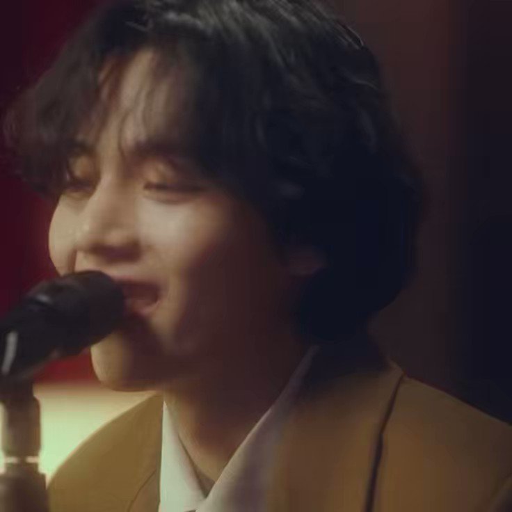 koshy⁷ 🍓 on Twitter: "Kim taehyung singing cheek to cheek is so beautiful- his voice is so ...