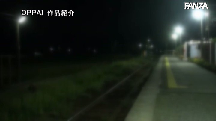 今日のパイ盛り On Twitter 雨の日の最終電車で痴 され助けを求めて降りた場所は無人駅。凍える寒さに負けて痴 男と一夜を共にしてしまった私 楪カレン 