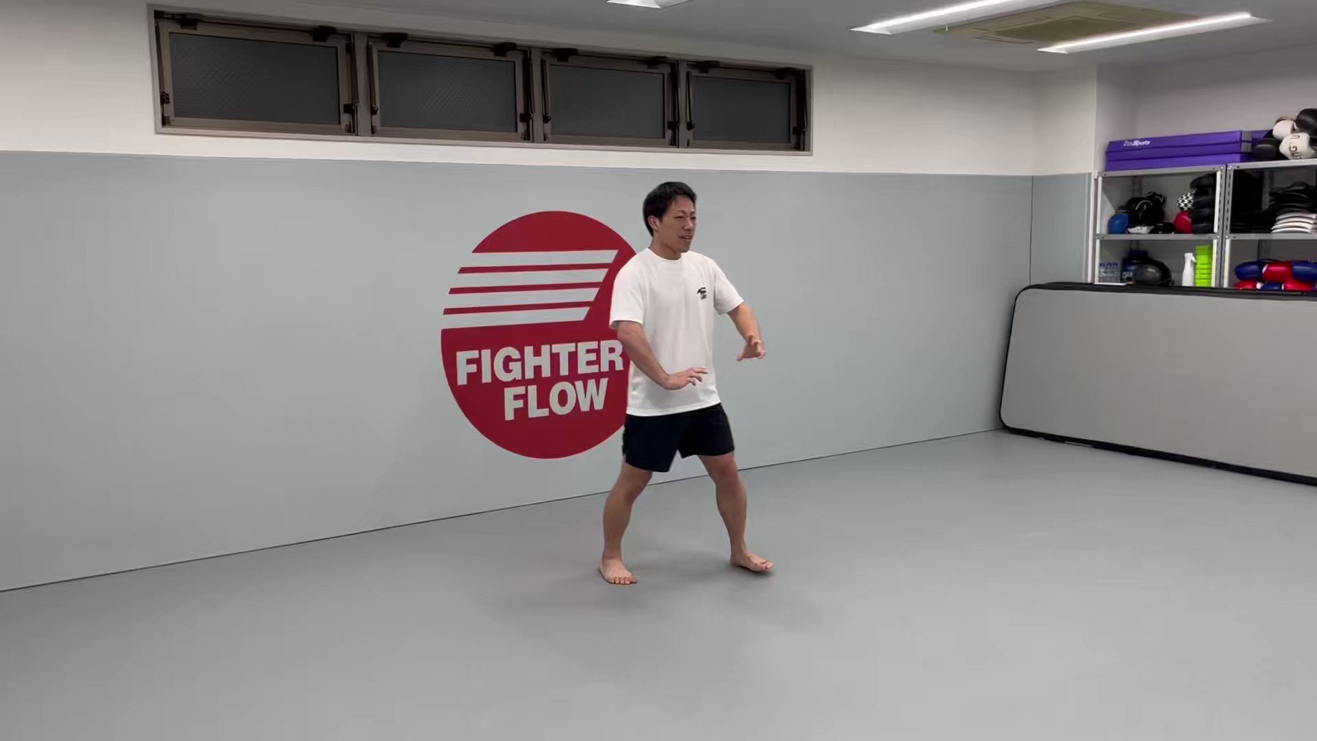 上田貴央【FIGHTER’S FLOW】 on Twitter: "FIGHTER’S FLOW MMA 空手クラスの ふくやーまん先生のエグい動き載せておきます！ Tシャツで参加出来る空手😊 ...