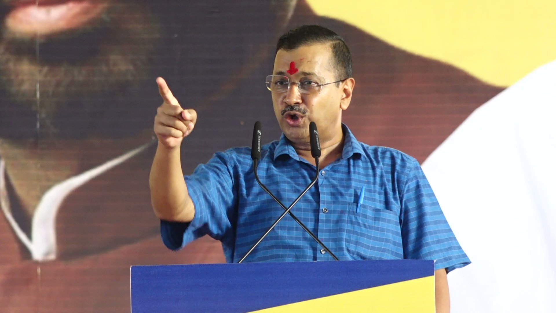 Aap On Twitter अंग्रेजों ने खून चूसा लेकिन फिर भी कभी 🥛दूध ☕चाय 🌾 आटे 🍚 चावल पर Tax नहीं 