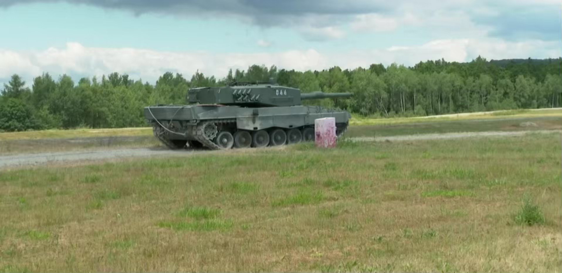 𝕻𝖗𝖆𝖎𝖘𝖊 𝕿𝖍𝖊 𝕾𝖙𝖊𝖕𝖍 on Twitter: "🇨🇿#Czechia: Training of tankers of the 73rd Tank Battalion on ...