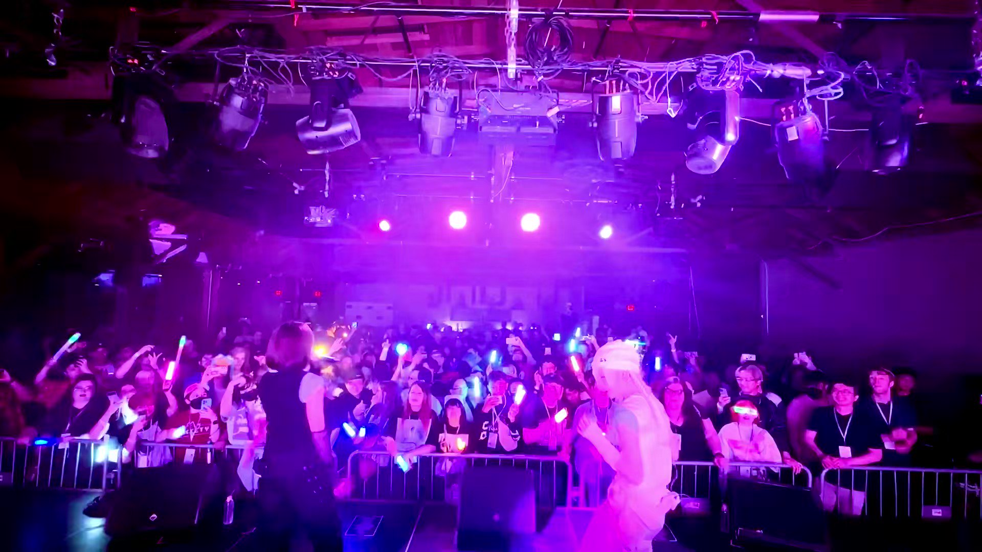 BPM15Q on Twitter: "Thanks for the first show in Los Angeles!!🇺🇸 You guys are amazing⚡️ We are ...