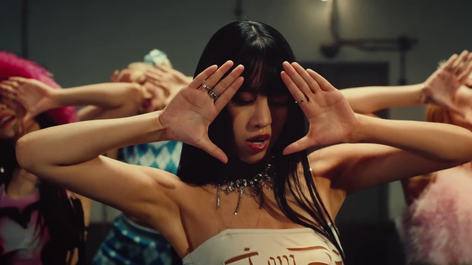 nugu promoter on Twitter: "KISS OF LIFE has made their debut with 'Shhh' https://t.co/F9EncCYB3I ...