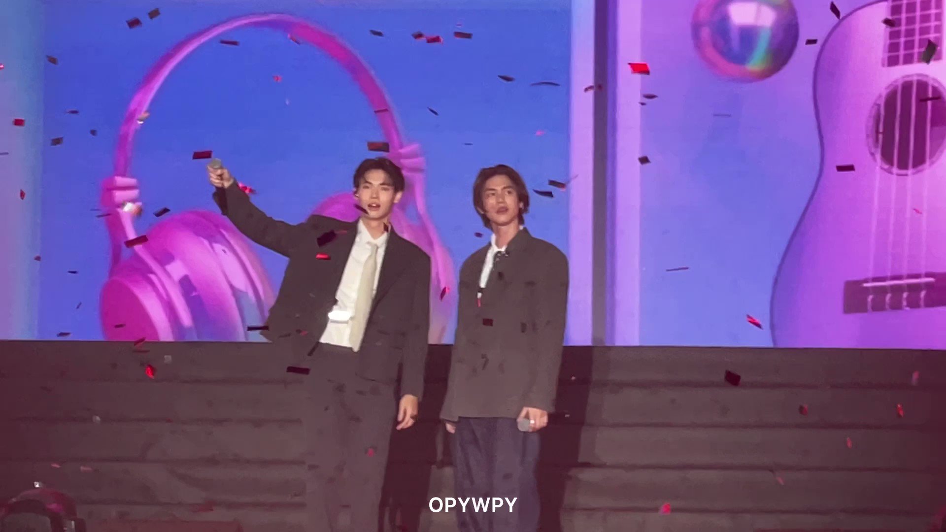 akaboshi on Twitter: "今回は普通のづなぎ方っぽい😳 #BrightWinSBSTour2023inHK #bbrightvc #winmetawin https://t ...