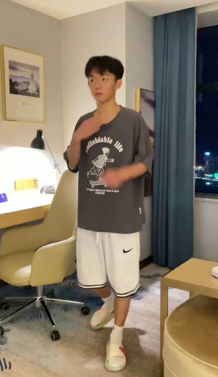 眼镜帅哥打飞机美女打飞机 搜索结果
