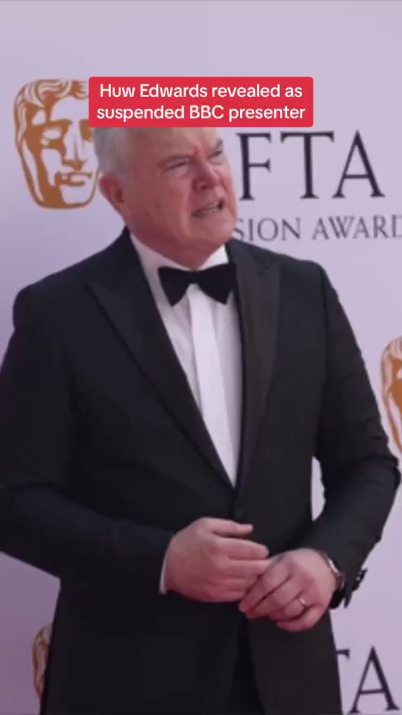 The Mirror on Twitter: "Huw Edwards has been identified by his wife as the previously unnamed ...