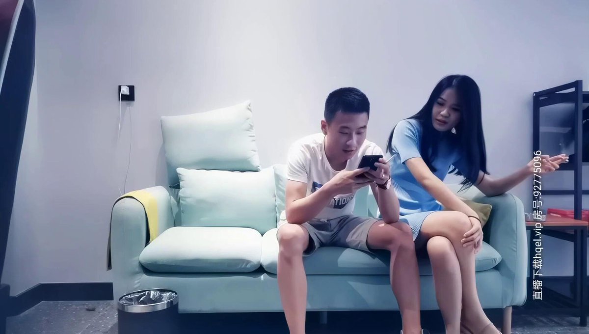 不不🌶️🐔 on Twitter: "🎀探花系列NO:008🎀 男主角太猛了，约的妹子个个都是极品，果然有钱X就大！！蓝衣长发妹子气质很好，服务更到位，骑乘、舔屌、穿上性感黑丝调情，呻吟娇喘 ...